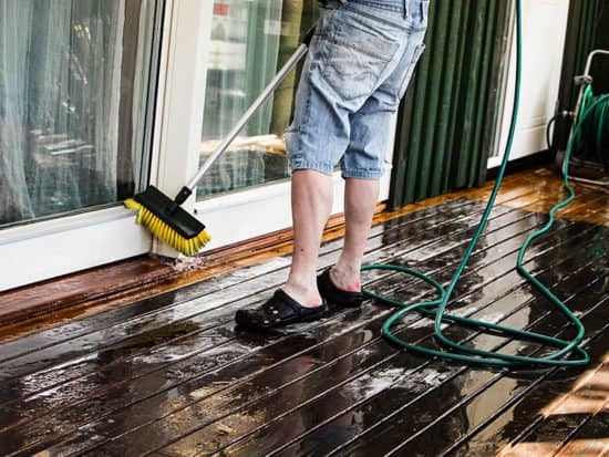 DIY Deck Cleaners for a Gorgeous Outdoor Space