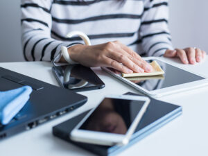 Simple Homemade Screen Cleaner Recipes to Create